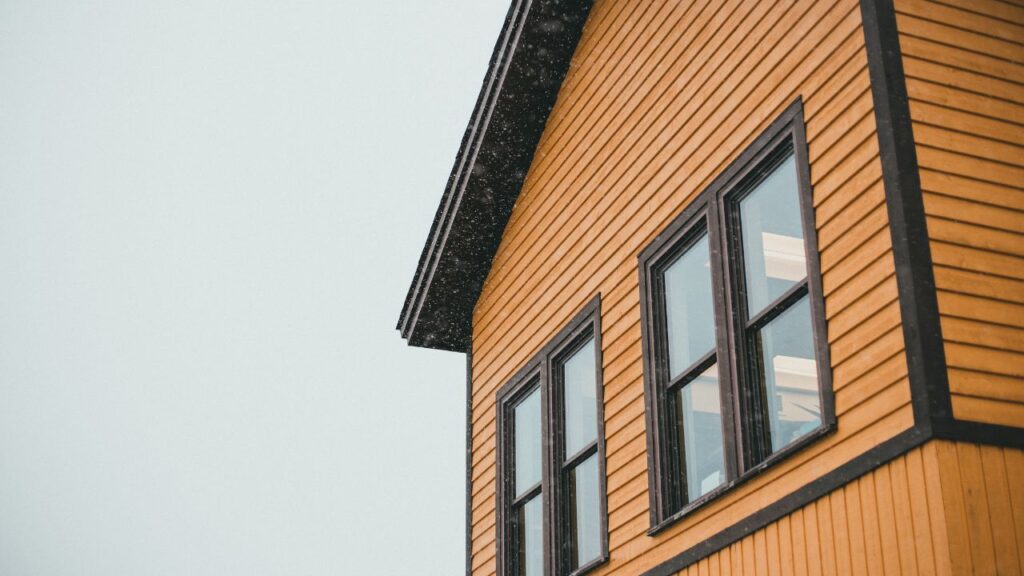 Does Engineered Wood Siding Need to Be Painted?
